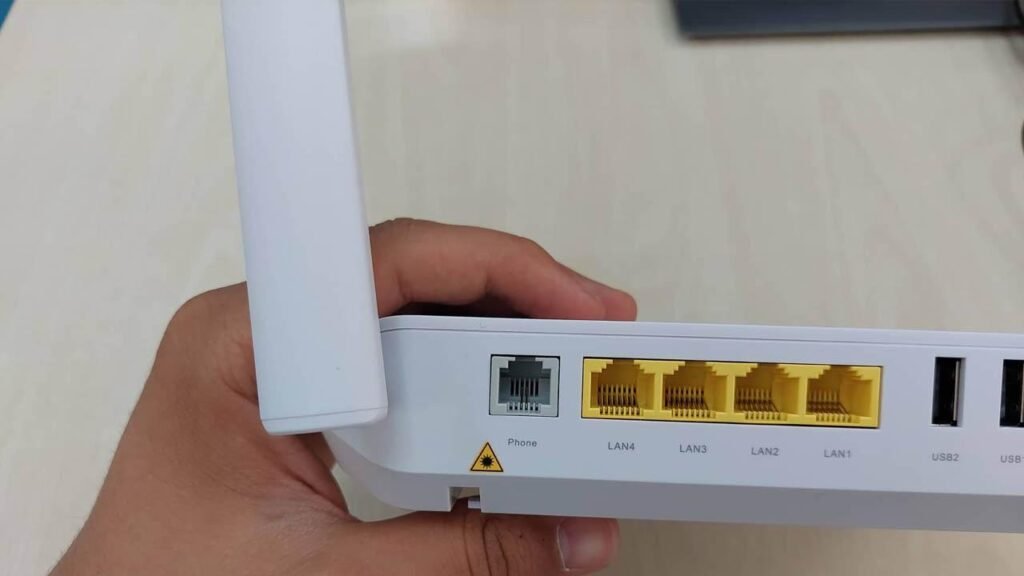 ¿Es posible que te vendan un router configurado para espiarte? Esto es ...